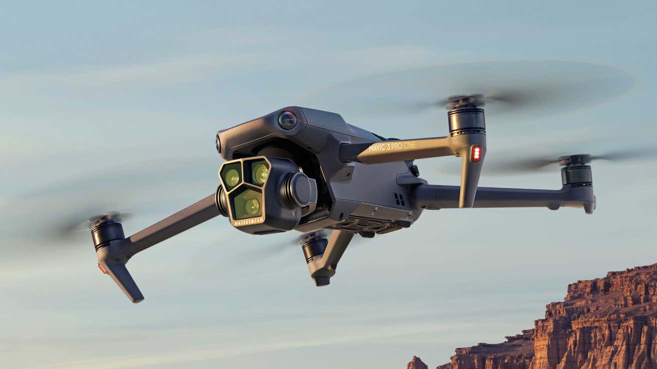 Wow, Drone DJI Mavic 3 Goes Pro Mutakhir dengan Tambahan Kamera Ketiga